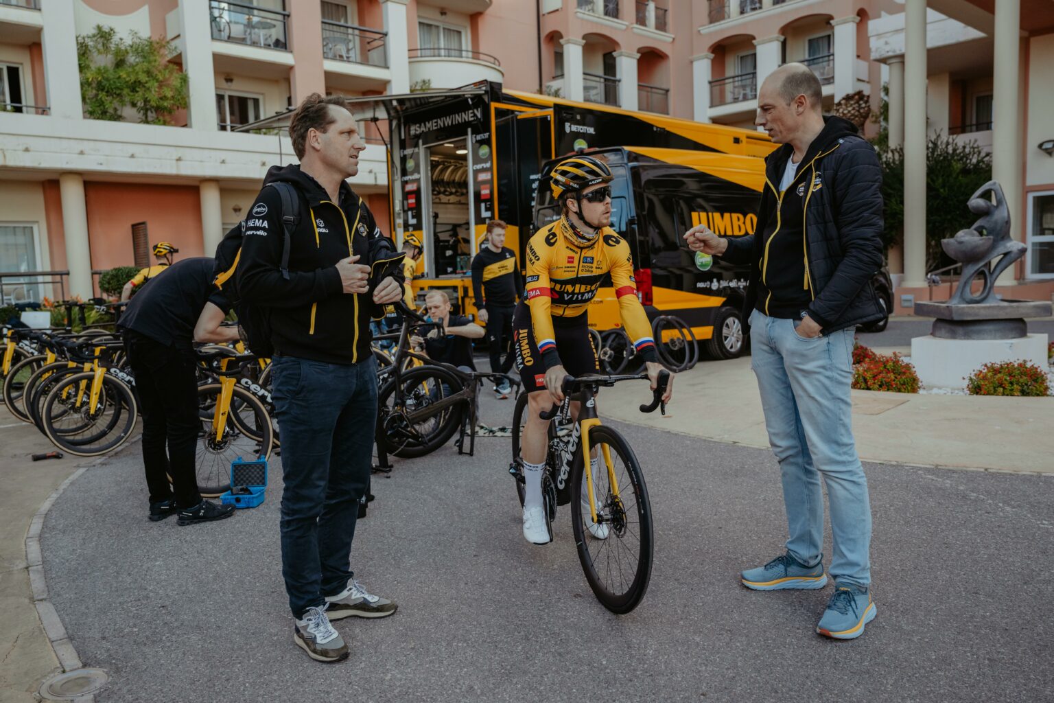 Hoe Merijn Zeeman zich al had neergelegd bij Vingegaards Tour-nederlaag ...